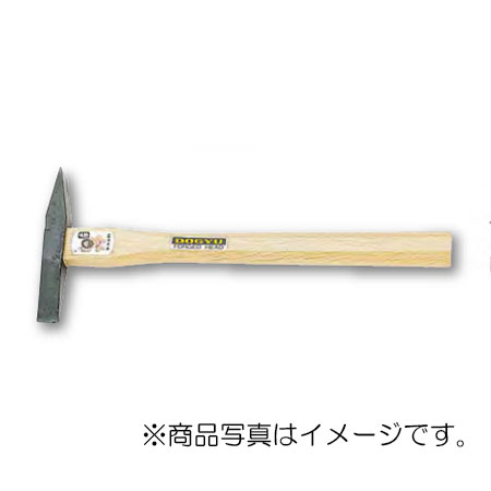 ●溶接作業用ハンマー ●全長： 約330mm ●頭全長： 約160mm ●刃巾： 24mm ●全重量： 約500g 【メーカー名】土牛産業（株） 【メーカー品番】00138
