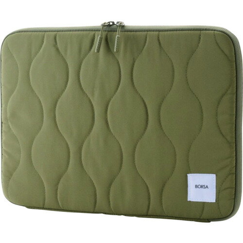 特長 ●オニオンステッチのキルティング素材を採用した、落ち着いたカジュアルデザインのインナーケースです。 ●側面を360度保護するコーナーガードクッションと、天面、底面それぞれに内蔵された低反発ウレタンフォーム、機器表面を傷つけにくい内側の...