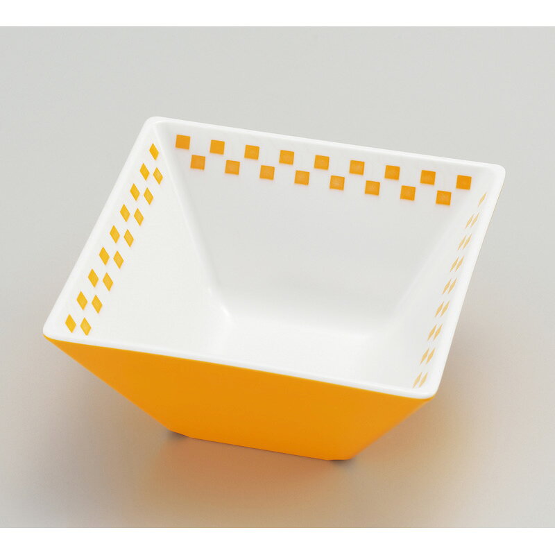 ●ツートーンやツートーンカラーという言葉には、「異なる2 色の色」という意味があります。この 2TONE シリーズは、異なる色を使って一つの食器とすることで「一つの場所に集まった人同士もっと食事を楽しんでほしい」という思いから生まれました。...