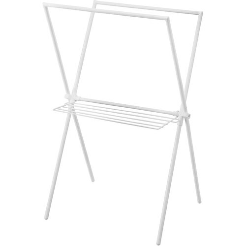 特長 ●スタイリッシュなデザインでインテリアに馴染む室内物干しです。 ●丈の長い衣類やバスタオル、ふとんも干すことができます。 ●タオルハンガーは着脱可能で、干すものに応じてスペースを確保できます。 ●使用しないときは、折りたたんでコンパク...