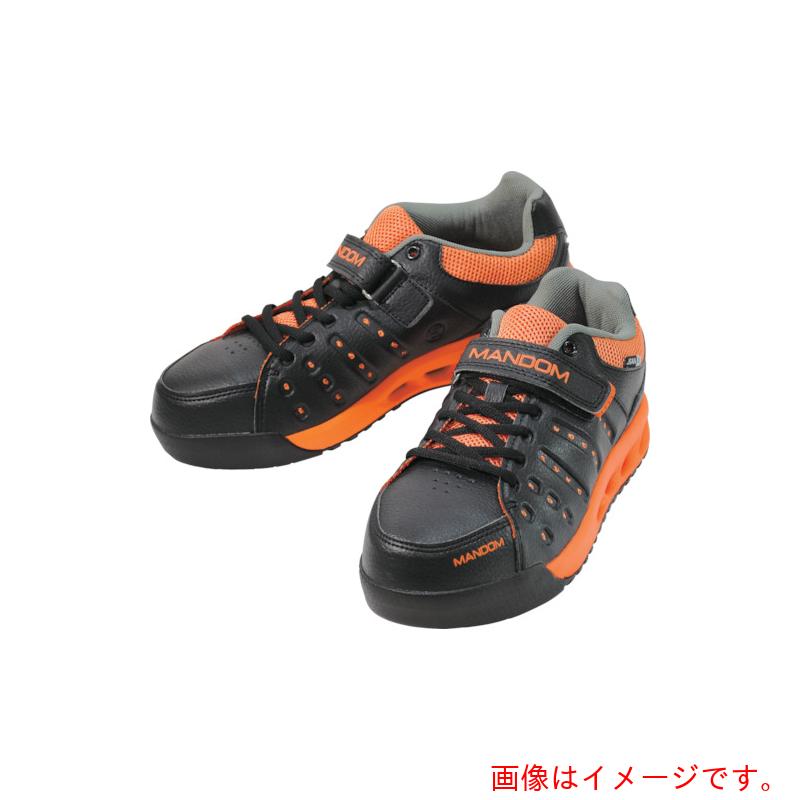 特長 ●つま先への衝撃や圧迫からつま先部を保護する鋼製先芯入りです。 ●アッパーとソール両方から空気を通すことで、爽やかさを維持します。 ●運転しやすいヒール形状で、長距離の運転にも適しています。 ●油の付着した床面でも変質しにくく、安心し...