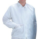 特長 ●スタンダードなデザインで、ラグラン袖により運動性を向上させています。 ●袖口はカフスにより着用時の疲労を軽減します。 ●落下防止ポケットは、フタのような形状により、ポケットからの安易な落下を防止します。 仕様 ●色：ホワイト ●サイ...