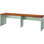 特長 ●高さ720mm、多様なワークスタイルを実現するデスクシリーズ「b?Foret（ビーフォレット）」フリーデスク片面タイプW2400mm／天板ミディアムウッドです。 ●片面タイプなので壁につけてのレイアウトにおすすめ。 ●天板には配線を...