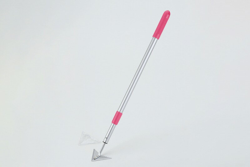 ●取って部分をピンクにしたかわいい 草刈り鎌。 ●約74cm～最大約119.5cmまで伸縮できるので、ひざや腰に負担をかけずに作業ができます。 ●しゃがんだりせず、立ったまま作業ができるので、お年寄りや女性もラクラク草を刈れます。 ●パイプ...