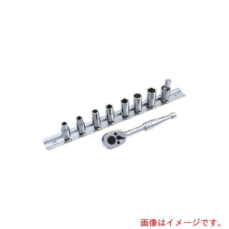 特長 ●差込角6.35ミリのソケットレンチセットです。 ●ソケットの整理に便利なソケットハンガー付き。 ●ラチェットハンドルと角度の変化に対応するフリーアングルユニバーサルジョイント付き。 用途 ●ボルトやナットの締め付け、緩め作業。 仕様...