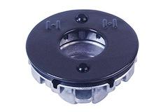 ビルトインコンロまたはテーブルコンロの左右の大バーナー用のバーナーキャップ。 ※ガス種：12A・13Aに対応。【仕様】 ●サイズ：外径62mm／内径25mm（キャップカバー部）　高さ33.5mm ●材質：アルミ（バーナーキャップ部） ●色：...