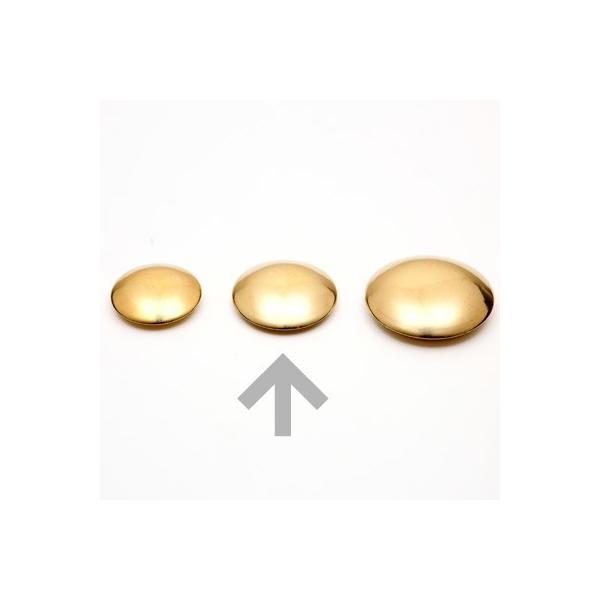 ■用途／特長 真鍮無垢のコンチョです。 重量感のある1.5mm厚で、表面は鏡面状のスムースと、1つずつ手打ちで仕上げた槌目（つちめ）仕上げ、ざらつきを持たせた石目（いしめ）仕上げの3種をラインアップしました。 全てネジ止め式で、ジャンパーボ...