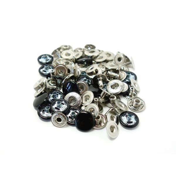 バネホック 大（No.5） カラー：黒 サイズ：φ13mm 足の長さ7mm 20コ入り クリックポスト(メール便)選択可。 クリックポスト(メール便)は、代金引換不可です。 また、不達・紛失等、郵便事故の際の内容品補償はございませんので、ご...