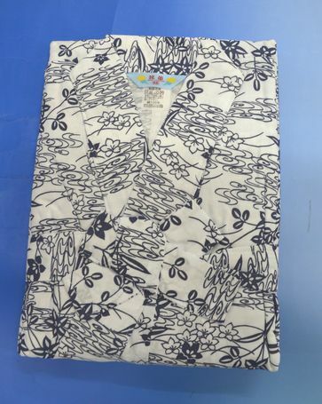 商品情報身丈130cm身巾145cm裄丈63cm品質綿100％婦人用ガーゼ寝巻　二重袷おねまき M 綿100％　寝巻着物　ガーゼ着物　二重袷ガーゼ寝巻 婦人用ガーゼ寝巻　Mサイズ　貴重品おねまき 綿100％　二重袷ガーゼお寝間着本品は綿10...