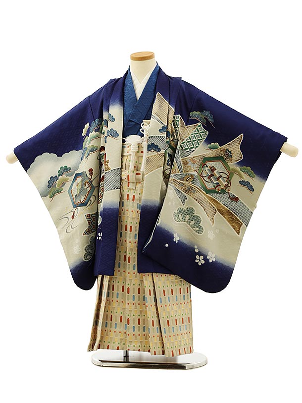 ■七五三レンタル一覧はこちらからどうぞ※商品の色については画面を表示するモニターによって実際と多少異なる場合がございます。ご了承下さいませ。 商品詳細 ［七五三レンタル］ ■素材：ポリエステル100％ ■身丈：65cm　肩裄：51cm　袖丈...