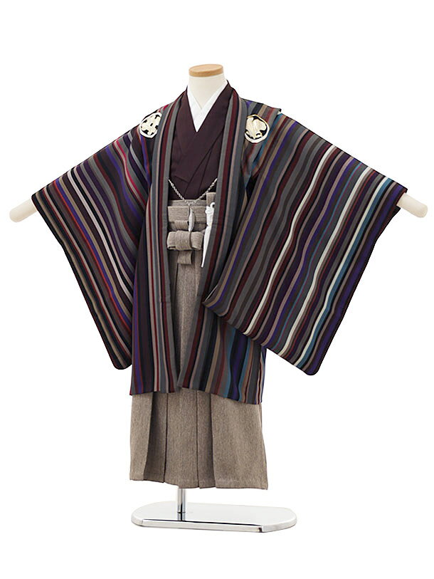 ■七五三レンタル一覧はこちらからどうぞ※商品の色については画面を表示するモニターによって実際と多少異なる場合がございます。ご了承下さいませ。 商品詳細 ［七五三レンタル］ ■素材：ポリエステル100％ ■身丈：67cm　肩裄：49cm　袖丈...