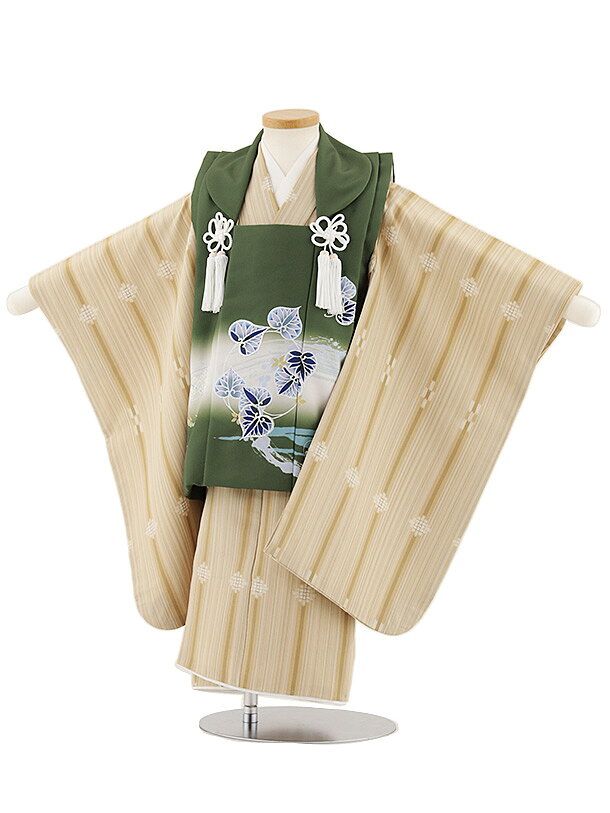 ■七五三レンタル一覧はこちらからどうぞ※商品の色については画面を表示するモニターによって実際と多少異なる場合がございます。ご了承下さいませ。 商品詳細 ［七五三レンタル］ ■素材:化繊 ■身丈:76cm 肩裄:42cm 袖丈:56cm※標準...