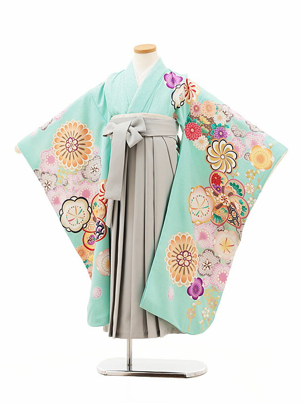 ■七五三レンタル一覧はこちらからどうぞ※商品の色については画面を表示するモニターによって実際と多少異なる場合がございます。ご了承下さいませ。 商品詳細 ［女児袴レンタル］ ■素材:化繊 ■肩裄:54cm 袖丈:76cm 袴丈:66cm ※標...