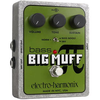 Bass Big Muff ベーシストの皆さん、大変長らくお待たせ致しました。ベース用のBig Muffがようやく登場です。ファズ／ディストーションの代名詞Big Muffは、1968年の登場以来40年に渡り、ジミヘン、サンタナ、コーン、ホ...