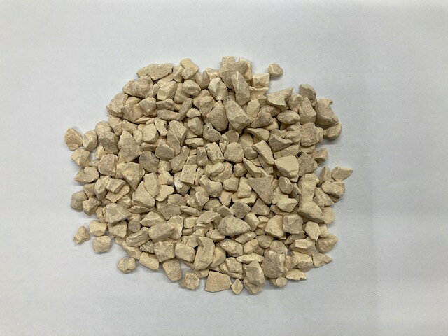・品名：ゼオフィル　4～8mm ・内容量：1袋 20Kg ・素材：ゼオライト ・販売者：株式会社KAWATA（岡山県津山市国分寺565-1） ・備考：20kg＝1坪（3.3平米）目安 　　　　2cmの厚みに敷き詰めて使用してください。 　　...