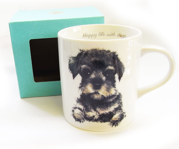 ■素材：Fine Bone China (磁器）■サイズ：飲み口直径約7.5cm（寸胴）x高さ約9cm、取っ手部分：幅最大約2.8cm犬のモチーフは片面プリントで裏は無地です。かわいらしい犬のマグカップ♪愛犬と同じ犬種があったら是非♪きれい...