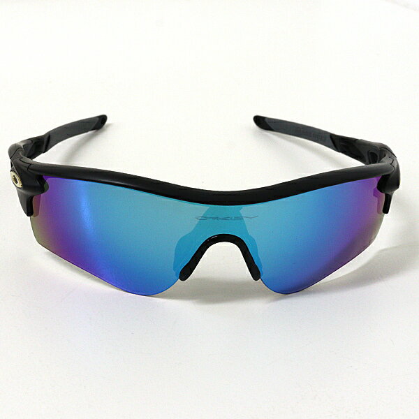 スタッフからのコメント ◆オークリー OAKLEY スポーツサングラス レーダーロック ブラック ブルーミラー【中古】Sランク。 ◆中古Sランク。オークリーロゴマークに肉眼では確認が難しい程度キズがございます。 ◆付属品は、ケース 付け替え...