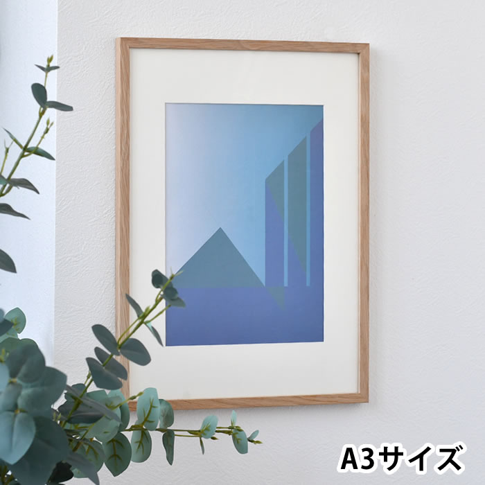 商品名 フォトフレーム YVR-03 商品詳細 フレームサイズ 約 W31.4×D2×H43.6cm ラベル（台紙）サイズ 約 29.7×42cm（A3サイズ） マット内枠サイズ 約 20×28.5cm 重量 約686g 素材 ホワイトオー...