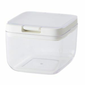 サイズ約幅10.2×奥行11.7×高さ8.2cm材質本体：AS樹脂、フタ・フタ枠：ABS樹脂パッキン：シリコーンゴム容量約450ml 備考　【カラー】クリア　【生産国】中国製　■■その他■■カラーはフタの色です【MARNA 保存容器 商品一...