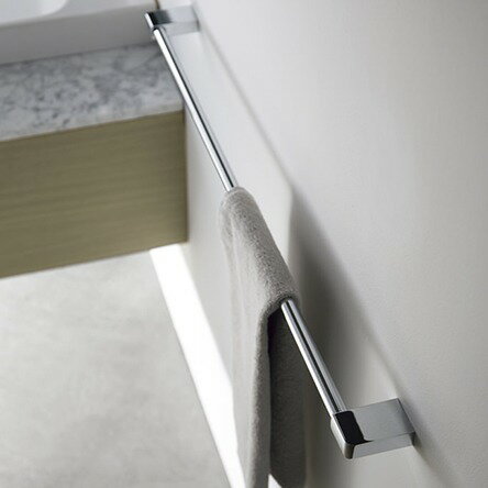 ドイツから届いたラグジュアリーなアクセサリーです。ペーパーホルダーからタオルバー、タオルリングとあらゆるバスルームにフィットするアクセサリーをラインアップ。丸みを帯びた長方形、直方体のパーツを活かしたデザインは、落ち着きと安定性を感じさせ、...