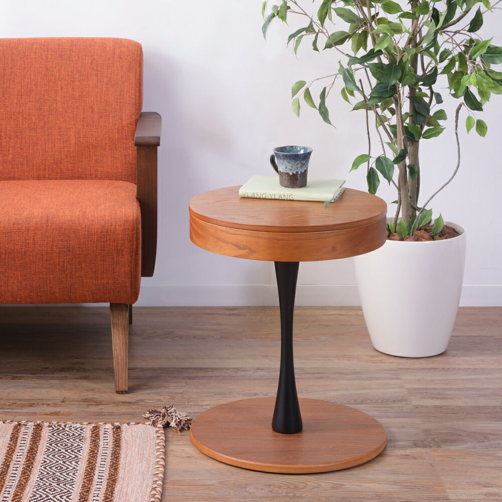 ■トレー サイドテーブル スペース 収納 広い マグネット 固定 ■商品説明天板下にスペースのあるサイドテーブル。収納スペースがあることで天板上を広く使うことが可能に。天板はマグネットで固定されています。■サイズ幅40×奥行40×高さ49■...