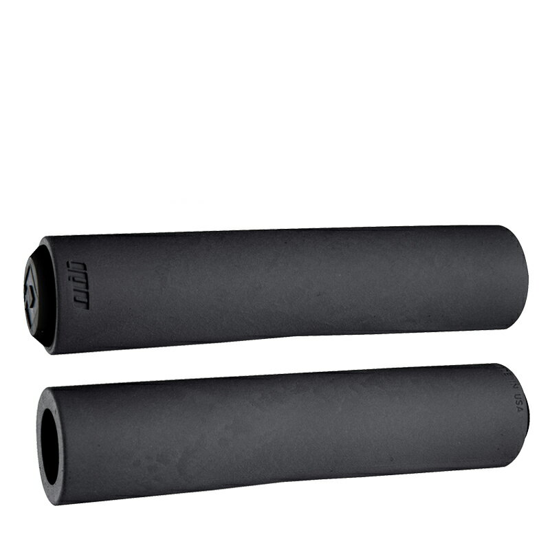 表面がフラットで軽量で滑りにくいデザイン。 ●130mm●31.5mm●オープンエンド/プラグ付 詳しくは、メーカーホームページ等をご覧ください。こちらの商品は、通常在庫が少数になっております。ご注文のタイミングによっては、メーカーお取り寄...