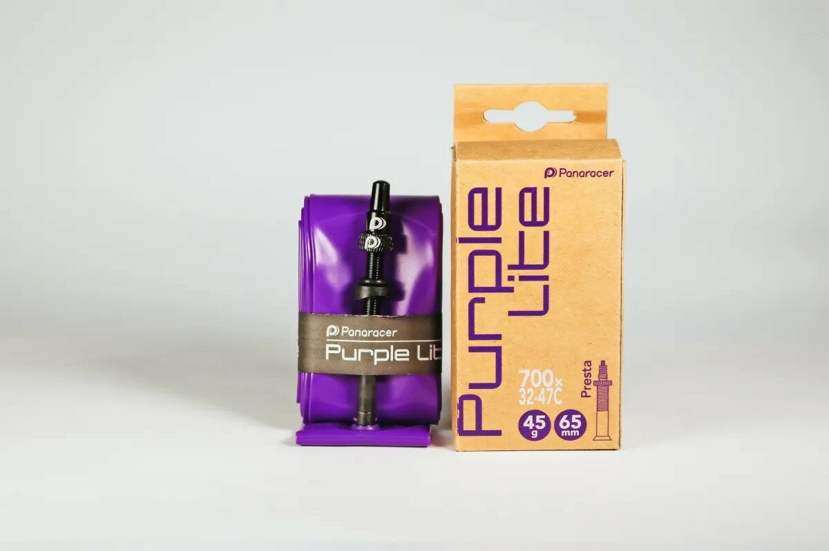 しなやかな弾力性と強さをあわせ持つ、ウレタン樹脂製のチューブ「PURPLE LITE（パープルライト）」。素材特性を活かした軽量特性に加え、コンパクトに折りたためるため高い携行性を誇ります。ユーザービリティにも配慮し、ポンプ口金を確実にセッ...