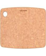 木の繊維を合成した素材を使用している耐久性に優れたカッティングボードです。表面は非多孔性で細菌が侵入しにくく、薄型なので食材を切ってそもままお鍋にサッと入れることができます。水切れがよく、お手入れも簡単で食器洗浄機にもお使いいただけます。毎...