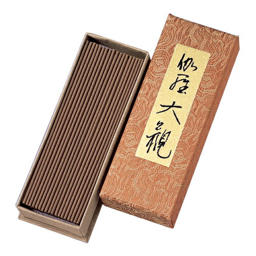 商品詳細上質で辛み・深みのある沈香・伽羅をたっぷり用い、白檀・生薬系香料がさらにその魅力を高めます。香りの王者が誇る幽玄の香り。穏やかにお部屋に香りが漂います。SPEC商品サイズ:高さ156mm×幅58mm×奥行32mm箱含む重量:約98g...