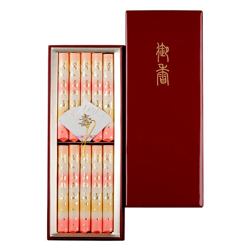 商品詳細ミヤビ＜ 雅 ＞やわらかいフローラルと芳醇な白檀の上品な香りです。お線香の色は紫色です。巻紙は、明るい色合いの中を鶴が舞うデザイン。商品中央には、金色の水引をあしらった扇形のお飾りが添えられています。気品ある香りとデザインが雅な逸品...
