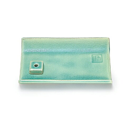 商品詳細お皿や器で、気持ちの和む香りが聞ける。それは香炉に「縁」のある形。縁(ゆかり)シリーズです。[ご使用方法]お香の先端に火をつけ、炎を消し、くゆらせます。お香立ての穴にお香をさしてお使いください。SPEC商品サイズ:高さ16mm×幅1...