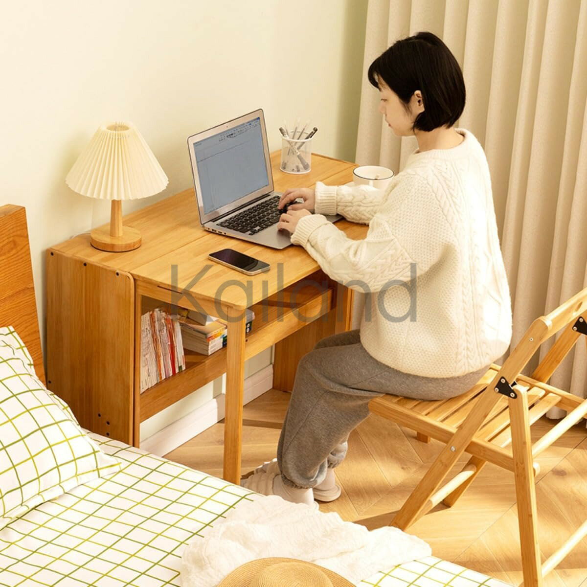 メーカー希望小売価格はメーカーカタログに基づいて掲載しています【商品名】折りたたみテーブル 折りたたみデスク テレワークデスク パソコンデスク コンパクト 省スペース 机 多機能 ダイニングテーブル 二段 ラック付き 天然竹製 耐荷重 子供...
