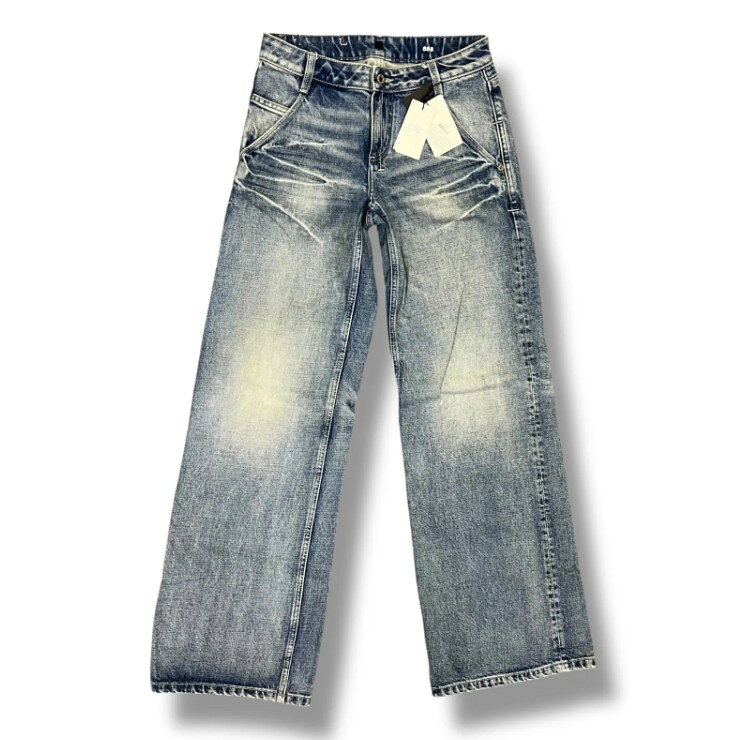 ブランド Fax Copy Express・ファックスコピーエクスプレス 商品名 888 Low-Rise Oversized Jeans 型番 AUJN08D01LB 特徴 フロントジップフライ ベルトループ付き オーバーサイズ 5ポケッ...