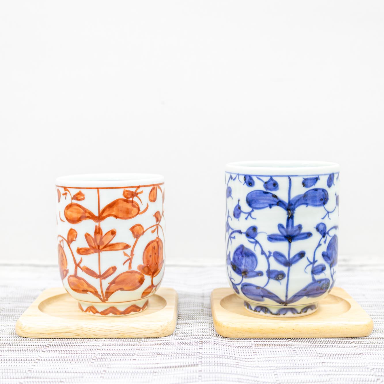 ＼ 波佐見焼 ／ 【 ゆい窯 】 ゆのみ 湯呑み 湯呑 湯飲み 湯のみ コップ ペア あり 洋唐草 内容量 大 約200ml 小 約160ml モダン かわいい おしゃれ 茶道 茶碗 電子レンジ対応 食洗機対応 はさみやき 有田焼 良い器で...