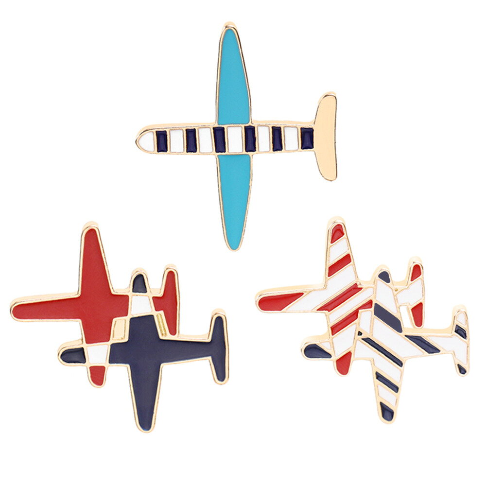 ・旅心をくすぐる飛行機デザイン：イラスト風の飛行機モチーフがユニークでおしゃれ。旅行好きや空港ファンにも喜ばれるデザインです。 ・バッグや帽子のアクセントに：カジュアルなファッションのアクセントとして活躍。リュックやキャップ、ジャケットに付...