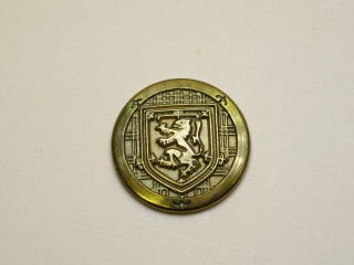 縁部分はツヤ加工、モチーフ部分は消し(サティーナ)加工を施してあります。 表示価格は1個の価格です。 販売単位は1個単位です。 カラー-アンティークゴールドサイズ-21mm 厚さ-約2mm■在庫なくなり次第販売終了です。