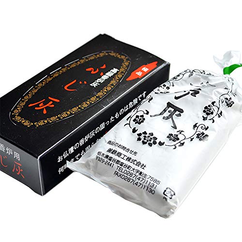 ホワイト/-/-・パッケージ個数:1清浄無臭の白色の灰です。 きめ細かい灰で、お線香が最後まで燃えやすくなっています。 3.5寸(直径10.5cm)程度の香炉で、本商品2袋が目安です。 大き目の香炉の場合は、2~3袋の購入がおすすめです。