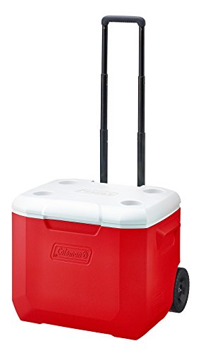 キャスター付きボックス型レッド/ホワイト/56L/2000027864・Color:レッド/ホワイト・パッケージ個数:1・【使用シーン】ファミリーキャンプやグループキャンプ、BBQなどのアウトドアレジャーで活躍します。　暑さが気になる屋外で...