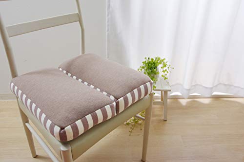ブラウン/サイズ:約42×42cm/-・Color:ブラウンPatternName:2連クッション・パッケージ個数:1・サイズ: 約42×42cm・素材: 側地=ポリエステル65%、綿35% 中綿=ウレタンフォーム・原産国: 中国・広げれば...