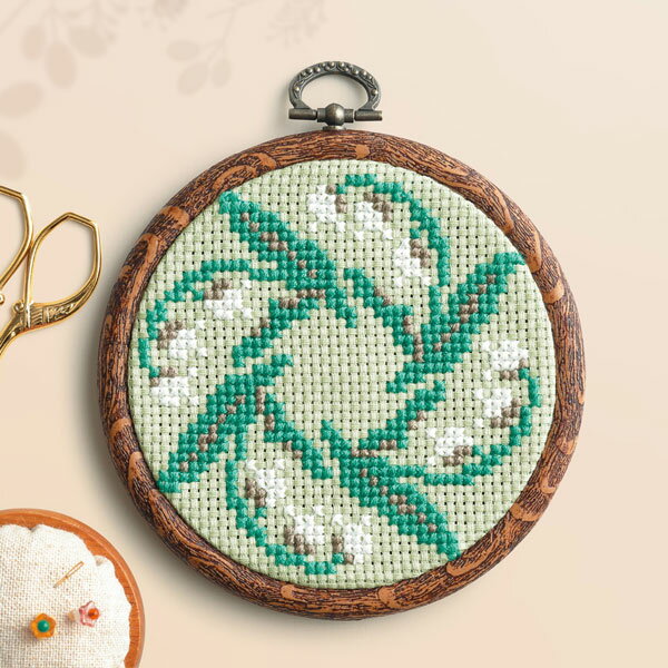 ※2個以上の方は宅配便を選択してください※こちらの商品は手芸キットです。完成品の販売ではございません※在庫ありの商品でも、店頭の在庫と共有しております為、取り寄せになる場合があります。 No.5500ジャバクロス細目の新色を使用した、 大人...