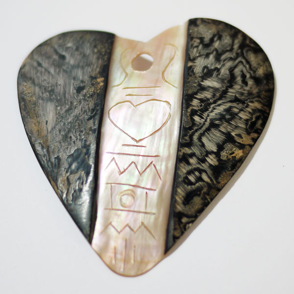 天然素材で出来たペンダントヘッド サイズ：約6.5×6.0cm かわいい アクセサリー 手作り ペンダント ネックレス ストラップ ハンドメイド