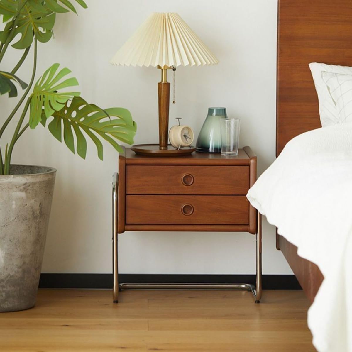 【多目的ベッドサイドテーブル】この（小型サイドテーブル）は非常にエレガントでファッショナブルな外観を持っており、様々な家の装飾スタイルと組み合わせることができます。本、目覚まし時計、鉢植え、おもちゃなどを置くのに使用します。【省スペース】真...