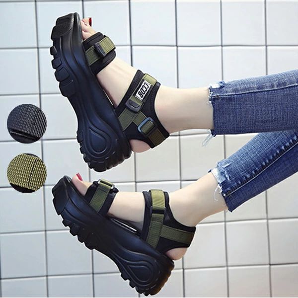 商品詳細 【商品紹介】 商品名：厚底サンダル レディース 素材: PUなど ヒールの高さ:7cm カラー：ブラック、グリーン セット内容：靴のみ サイズ：22.5cm(35） 23cm(36) 23.5cm(37) 24cm(38) 24....