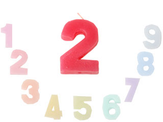 サイズ 約45mm 入り数 10個 商品説明 数字のキャンドルです。 ケーキに立てるためのピンが付いています。 発送の目安 1〜4営業日以内　　 ※パッケージは変更されている場合が御座います。 内容の変更が無い場合は、お取替えのご対応は出来...