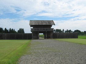 [完成品] 　払田柵（大仙市払田字長森）日本の城　お城のジオラマ模型　プラモデル　城郭模型 秋田の城 ★★サイズ　コレクションケース244×244×261mm ★参考画像は「余湖くんのホームページ」よりの縄張り図ですが、ケース内で作れる範囲...