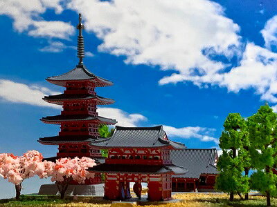 [完成品］ 浅草寺 　ケース付き　ミニ18サイズ　日本の寺　世界遺産　神社・お寺　ジオラマ　模型　プラモデル 日本の伝統美 鍬匠甲冑屋★ ★童友社 1/400 日本の伝統美 浅草寺 プラモデル JD11★サイズ　コレクションケース180×1...