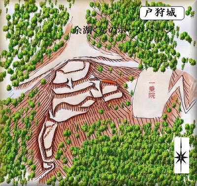 城ミニ[完成品] 戸狩城（瑞浪市明世町戸狩）岐阜の城　日本の城　お城のジオラマ模型　プラモデル　城郭模型 ★サイズ　ケース244×244×261mm ★画像は「余湖くんのホームページ」よりの引用で、こちらを参考に作ります。★オーダーメイド商...