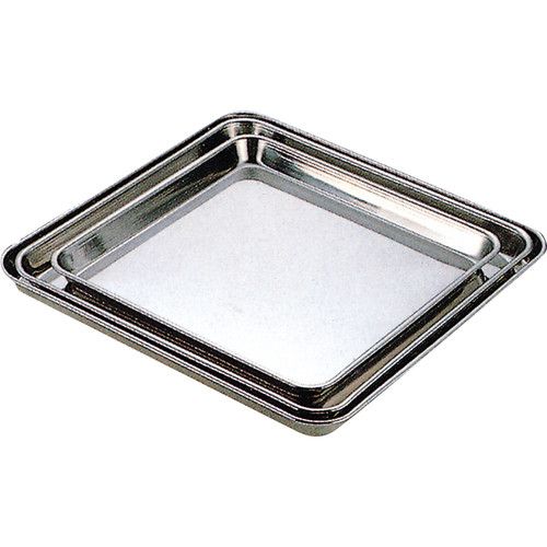AGステンレスバットシリーズ。●材質／18−0ステンレス●外寸／275×275×高さ24mm●底寸法／240×240mm●単位／1枚●メーカー品番／00590701※画像はイメージです。※こちらはセット商品ではありませんので、商品画像のうち...