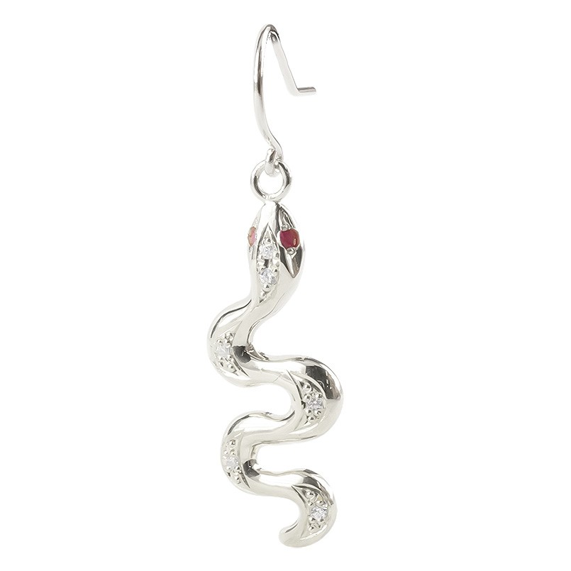 最短発送商品はこちらから♪お勧めポイント幸運のモチーフであるスネークに宝石をちりばめた個性的なフックピアス裏抜きが無いのでボリュームも存在感も抜群願いを込めて大切な方へのプレゼント 自分へのご褒美にとお買い求め下さいこちら商品は片耳専用です...