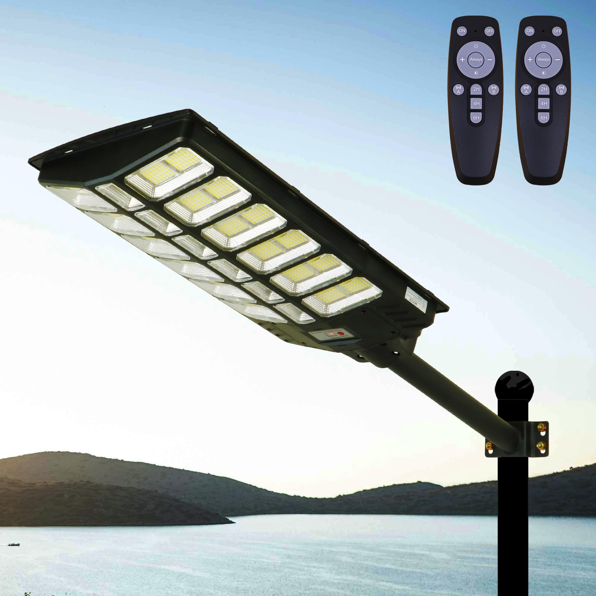 ・出力:1800W ・機能:人感センサー、防水、夜間自動点灯、昼間自動消灯